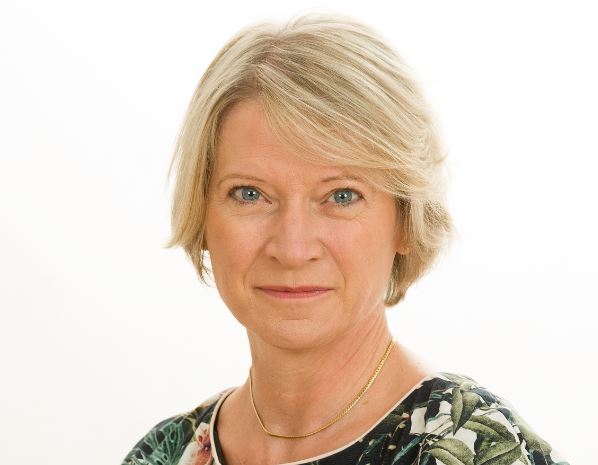 Angela Davidson's Instagram, Twitter & Facebook on IDCrawl